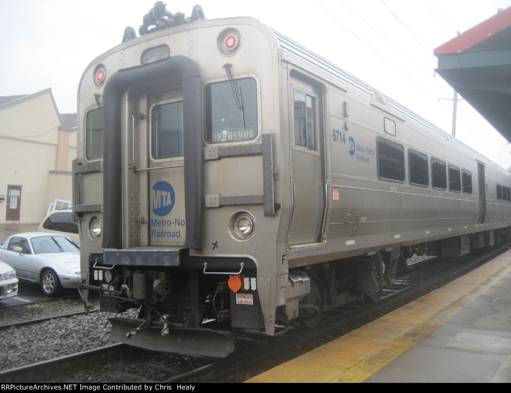 Comet V cab car 6714 trails on its way to Spring Valley